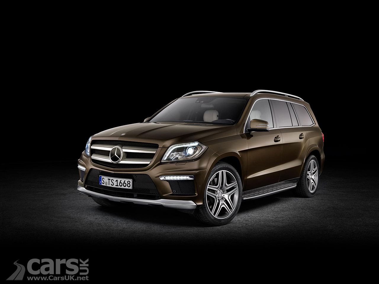 New Mercedes GL (2012/2013) Photo Gallery | Cars UK
