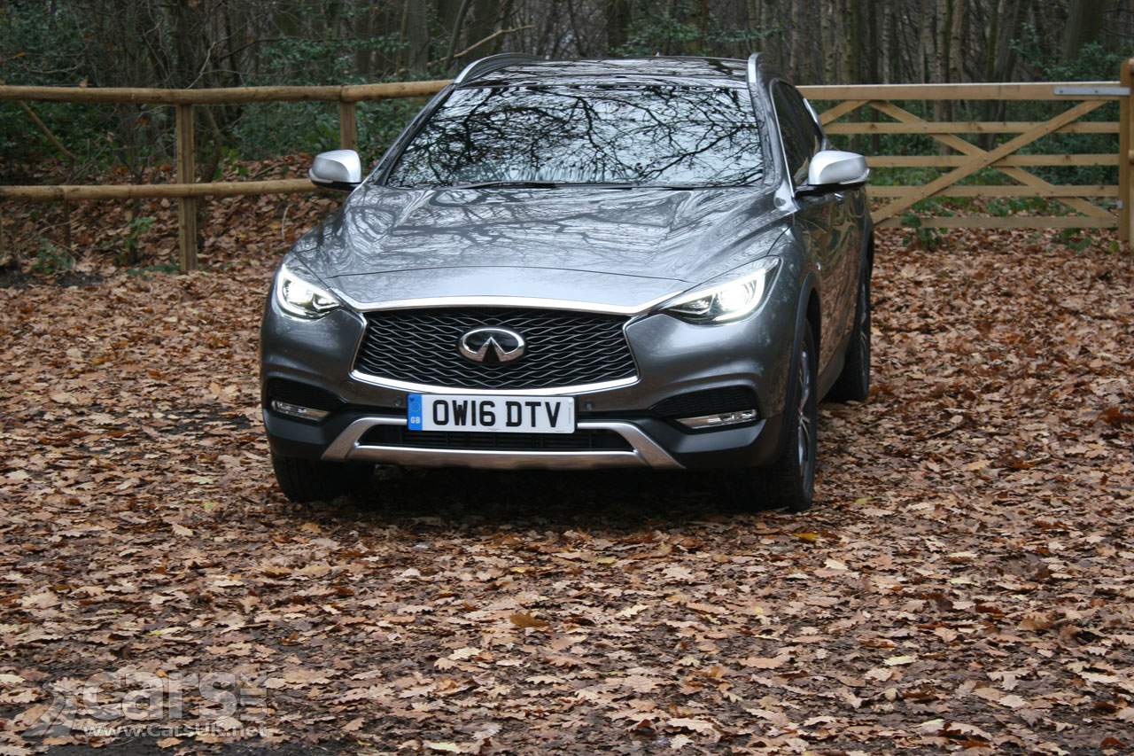2016 Infiniti QX30 Premium Tech Review Photos | Cars UK