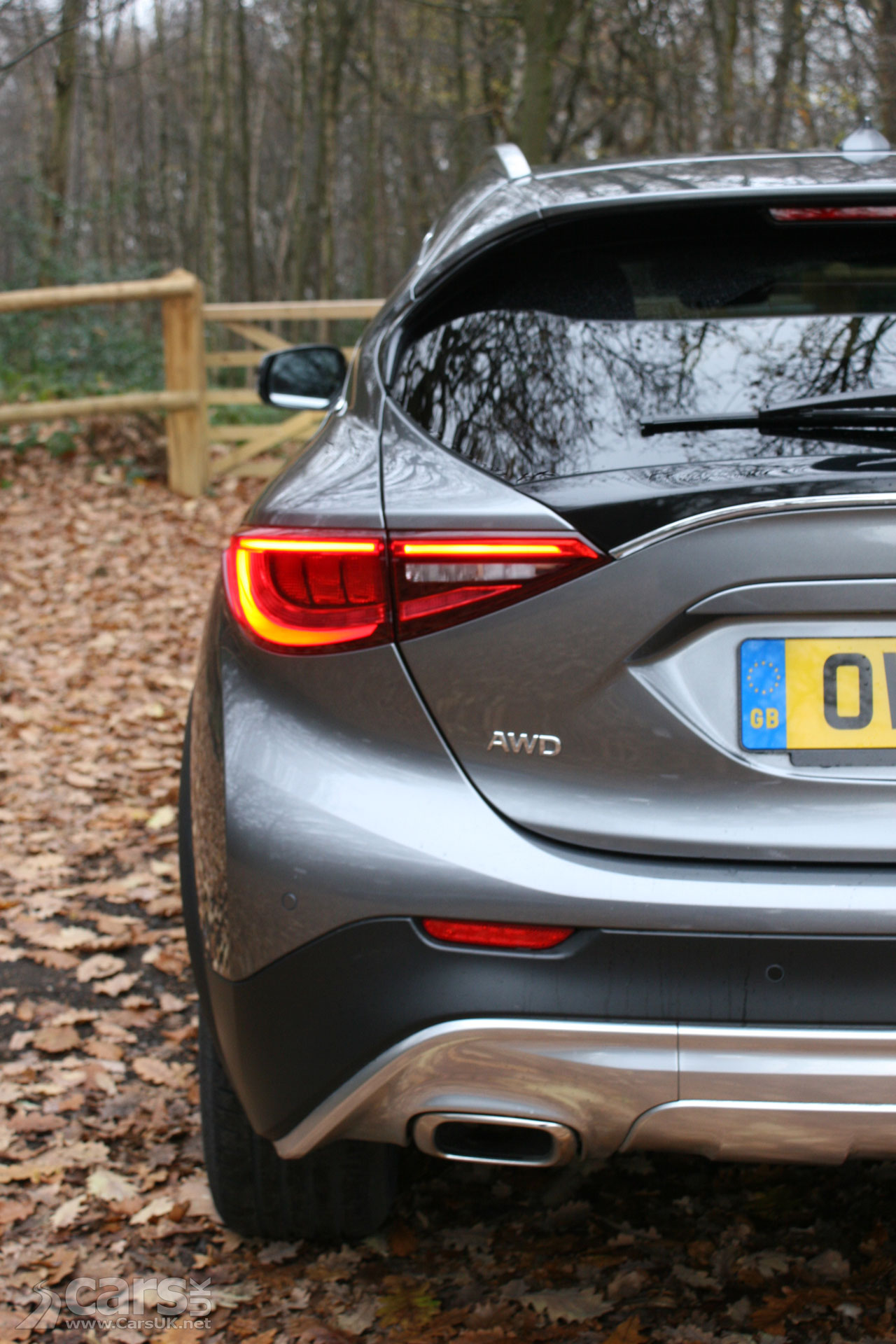 2016 Infiniti QX30 Premium Tech Review Photos | Cars UK