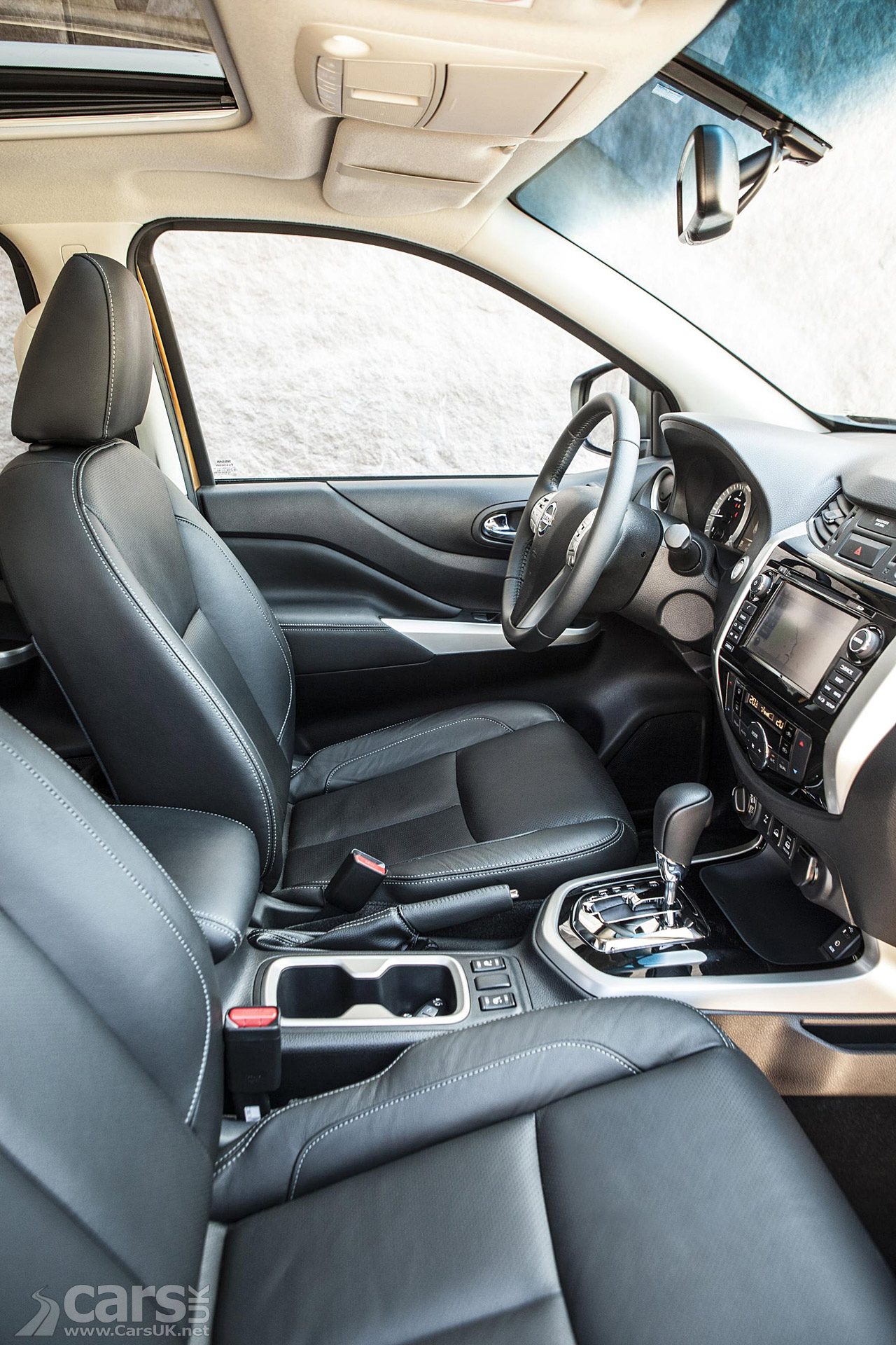 2016 Nissan Navara NP300 arrives with new engine and new tech | Cars UK