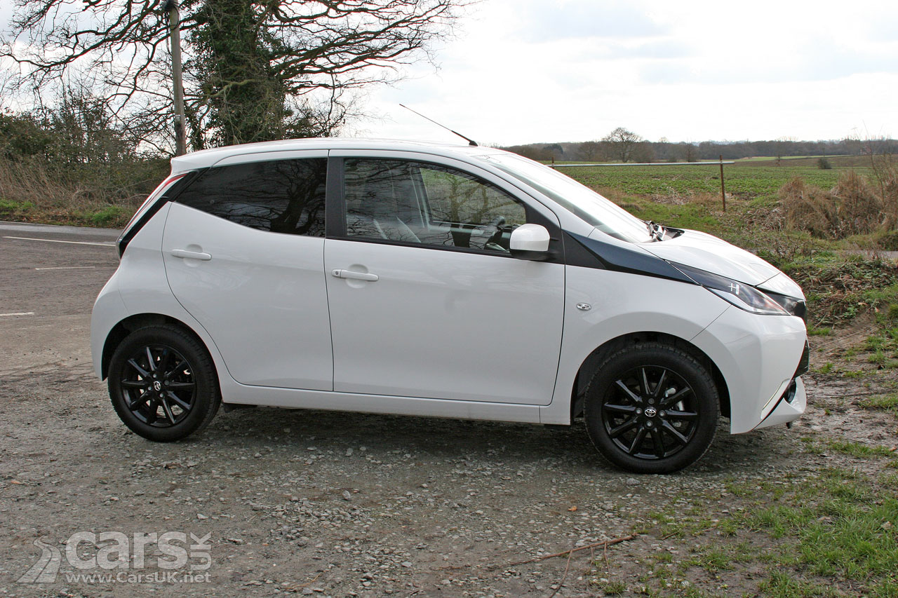 Toyota Aygo X-Style Review (2017) - Toyota's mid-range City Car tested ...