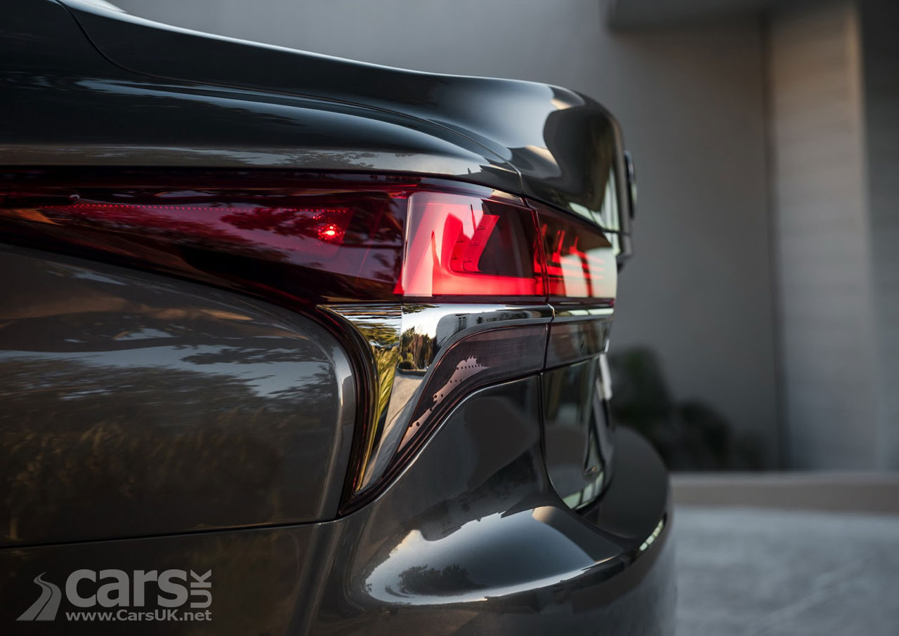 2018 Lexus LS lands in Detroit with an all-new 3.5-litre V6 | Cars UK