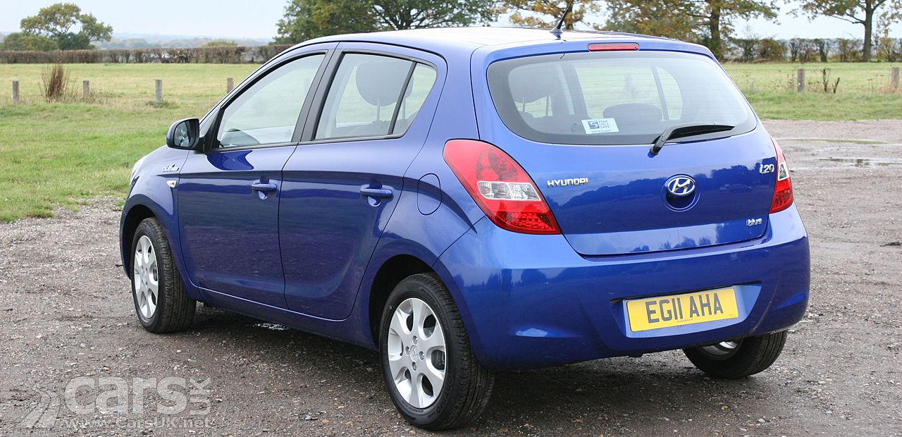 Hyundai i20 Blue 1.4 CRDi 90PS Review | Cars UK