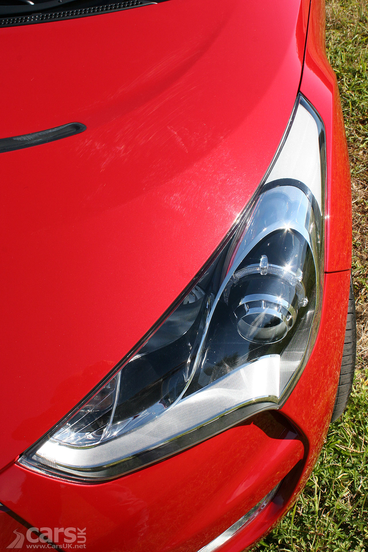 Hyundai Veloster Review: Sport 1.6 GDi (2012) | Cars UK