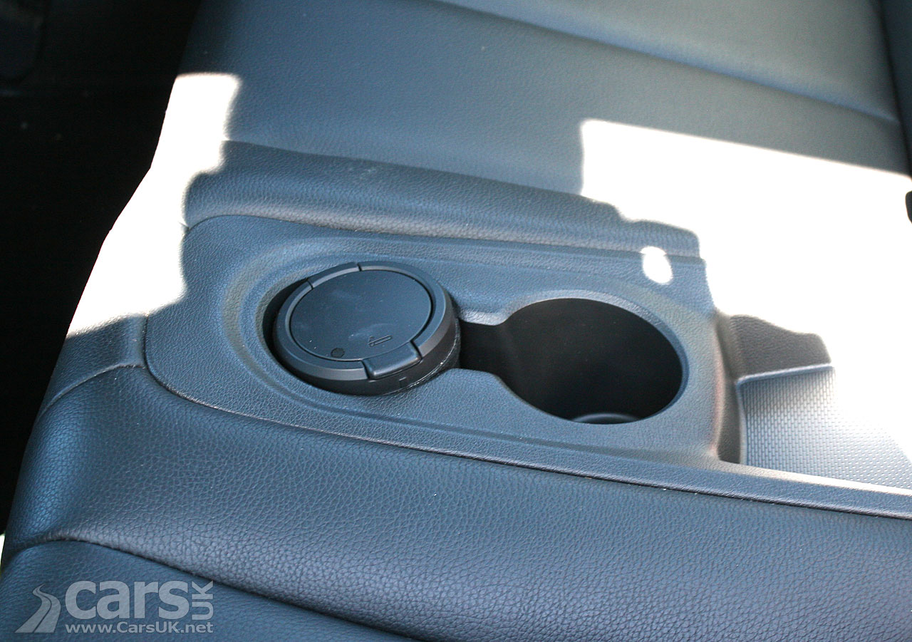 Hyundai Veloster Review: Sport 1.6 GDi (2012) | Cars UK