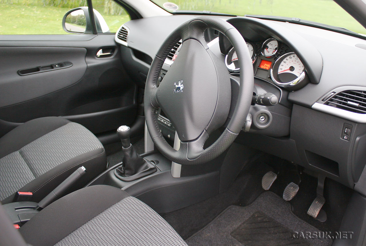 Peugeot 207 SW Sport HDi 92 Review Photo Gallery