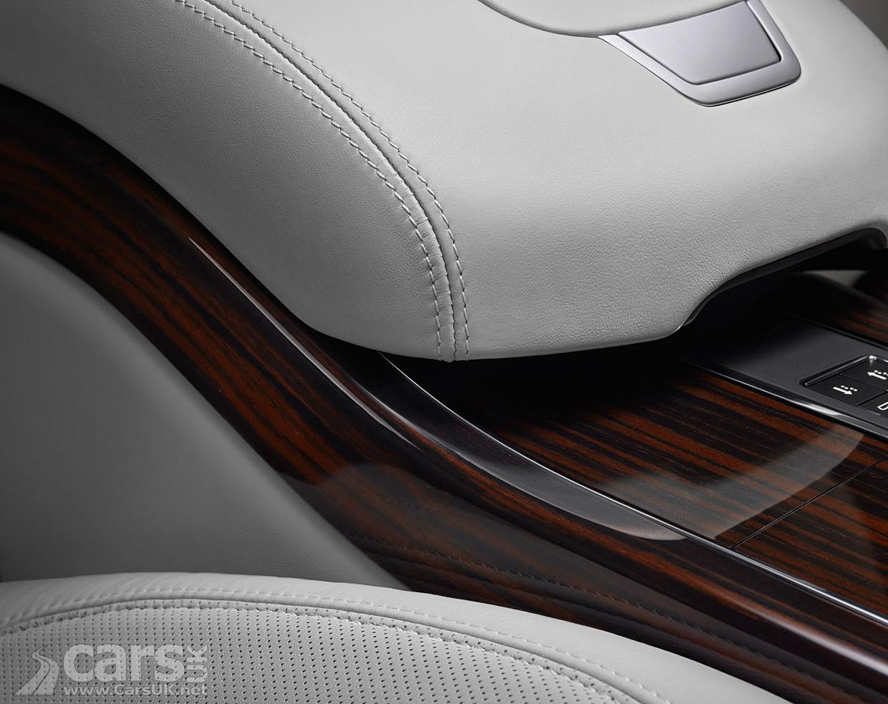 Range Rover SVAutobiography revealed - costs from £148,900