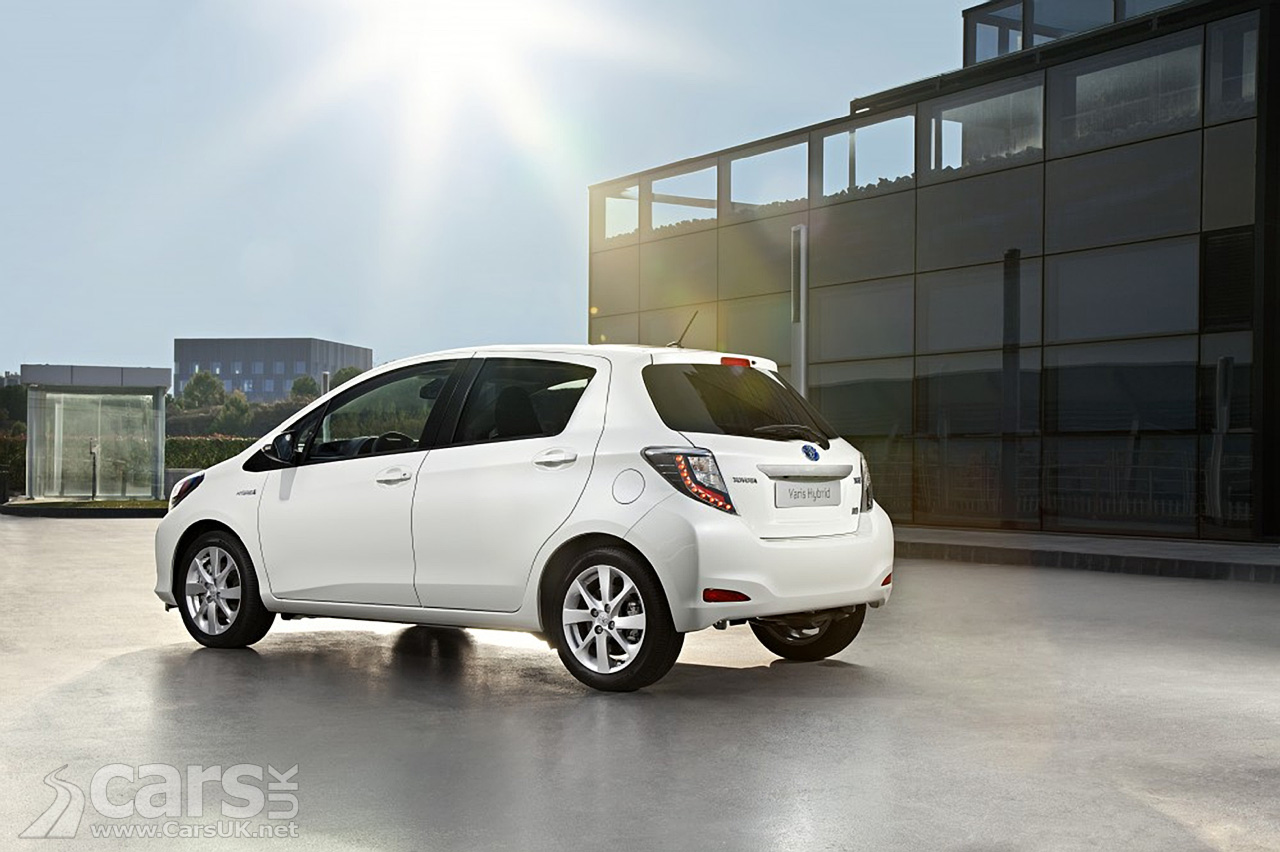 Toyota Yaris Hybrid: First photos of the production hybrid