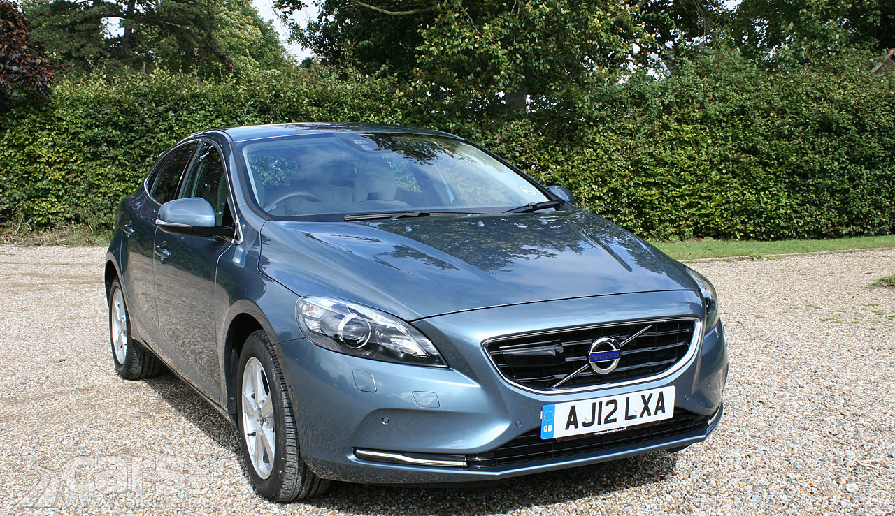 Volvo V40 Review: D3 SE Nav (2012) | Cars UK
