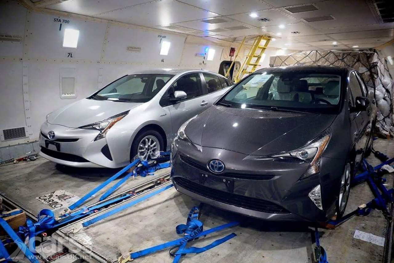 2016 Toyota Prius turns up completely undisguised - looks like a Mirai ...