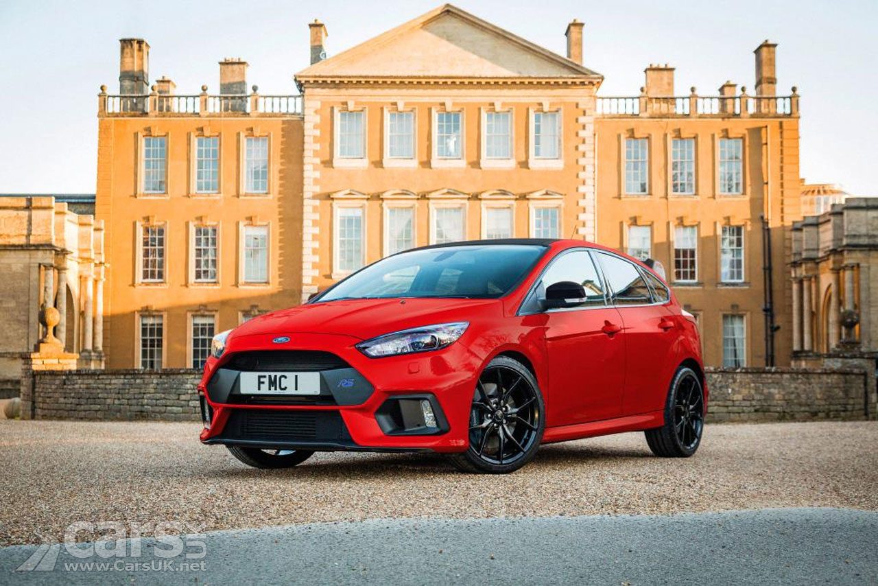 Ford Focus RS Red Edition arrives with FESTIVE Red Paint job | Cars UK