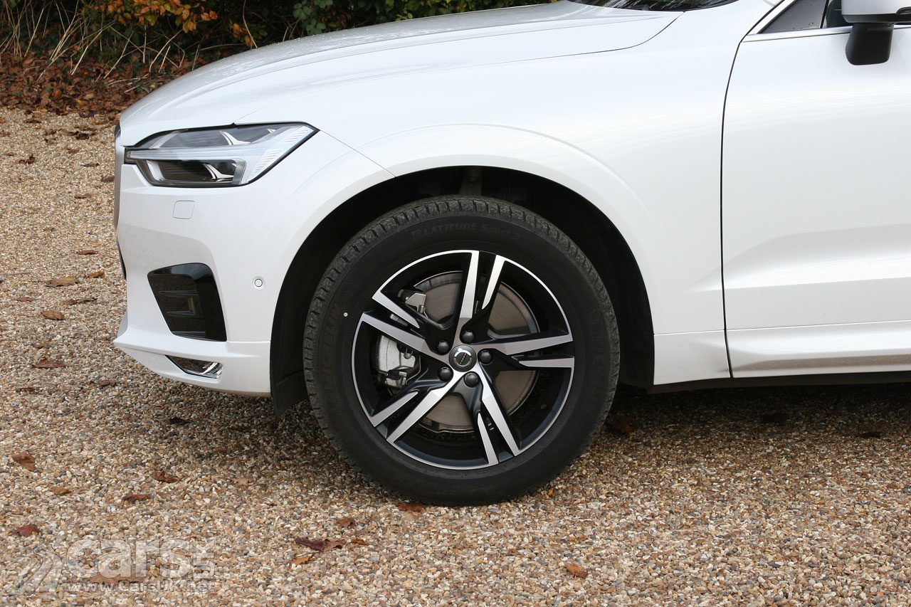 2018 Volvo XC60 D4 R-Design Review Photos | Cars UK