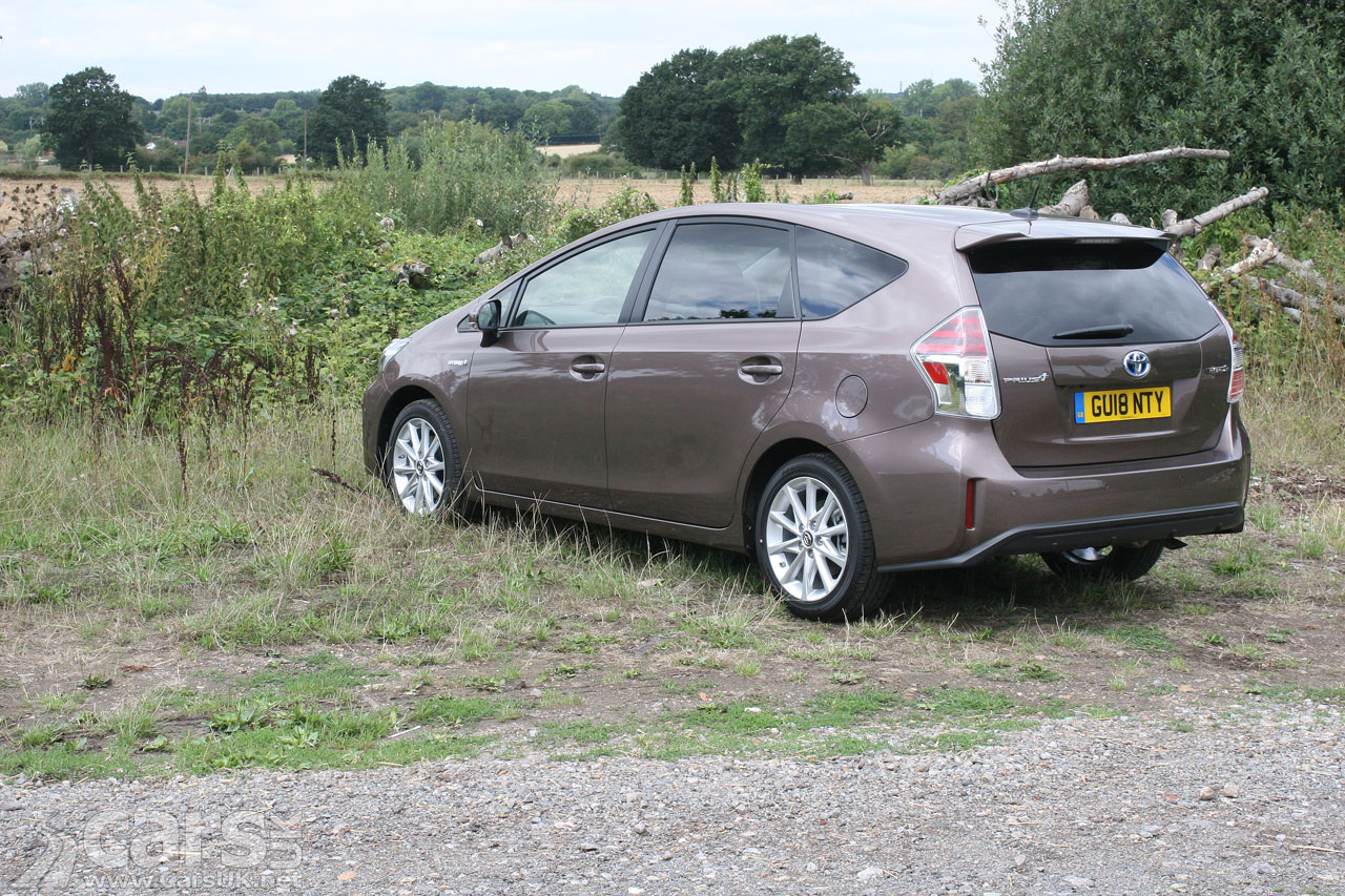 2018 Toyota Prius+ Excel Plus Review Photos | Cars UK