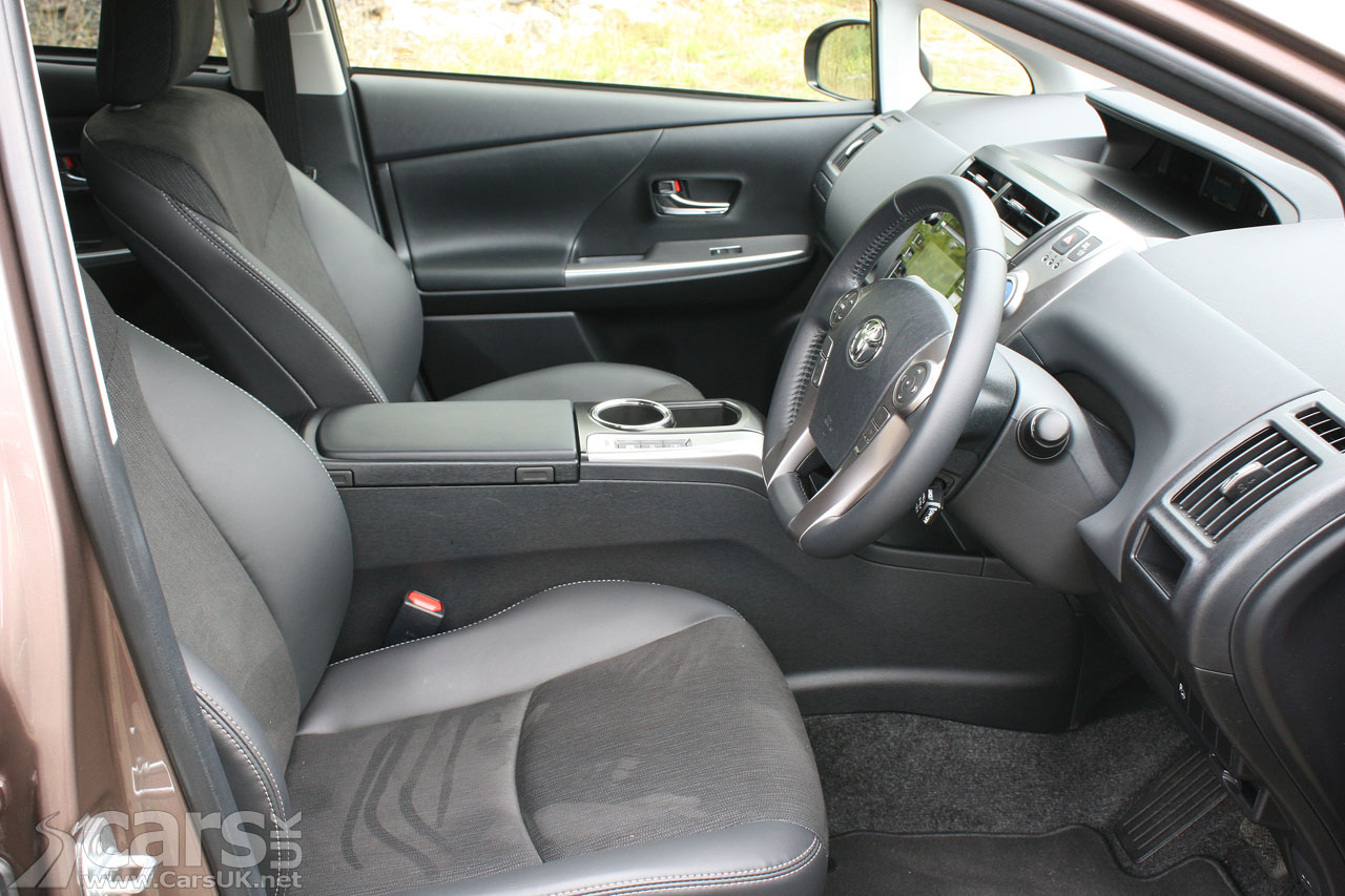 2018 Toyota Prius+ Excel Plus Review Photos | Cars UK