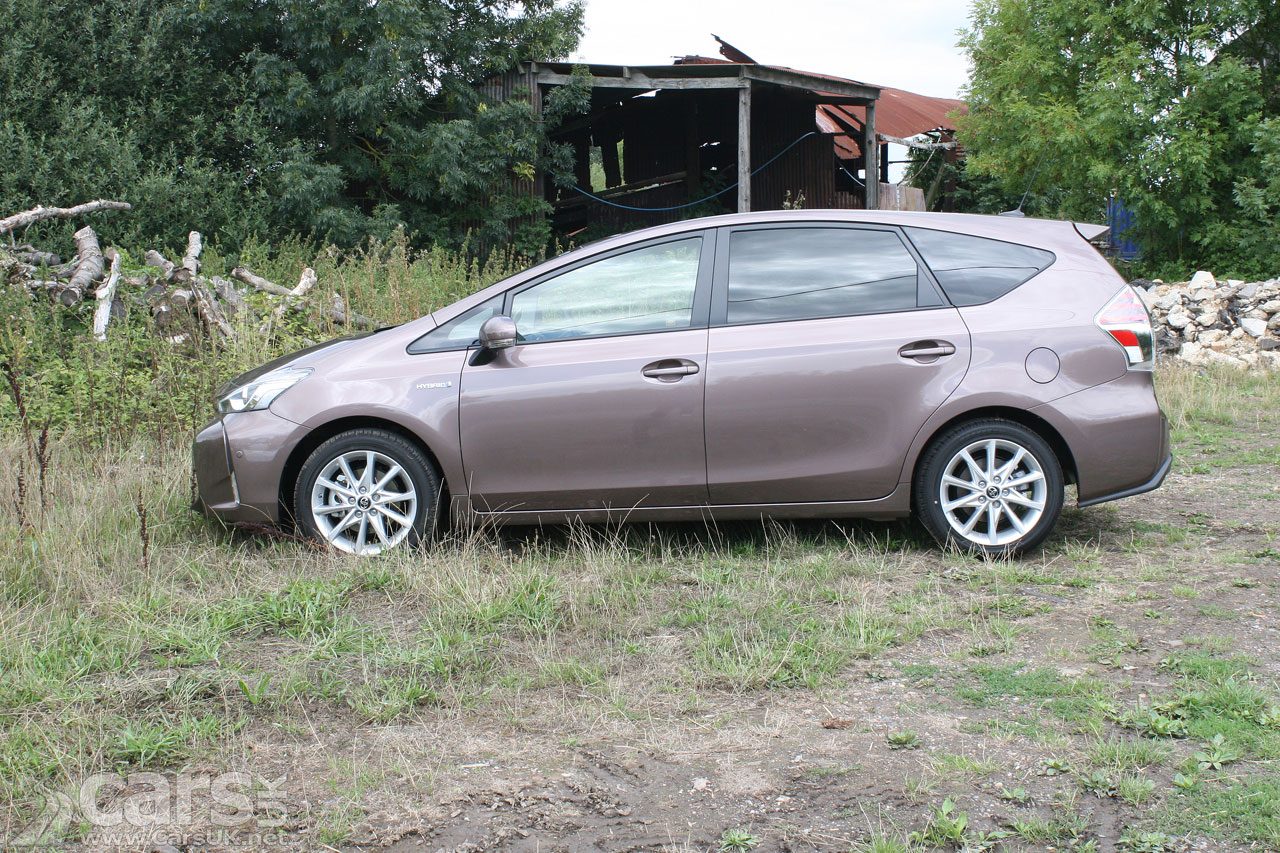 2018 Toyota Prius+ Excel Plus Review Photos | Cars UK