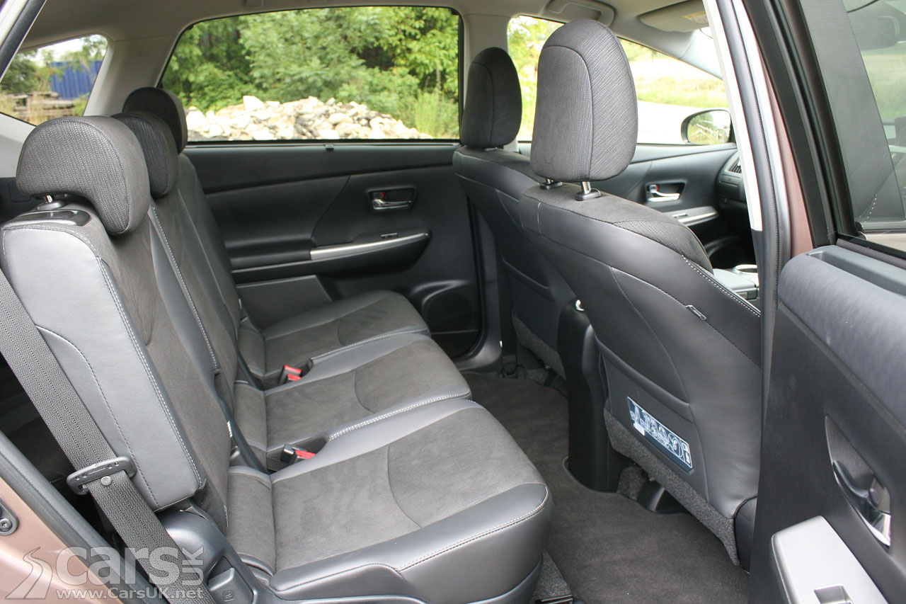 2018 Toyota Prius+ Excel Plus Review Photos | Cars UK